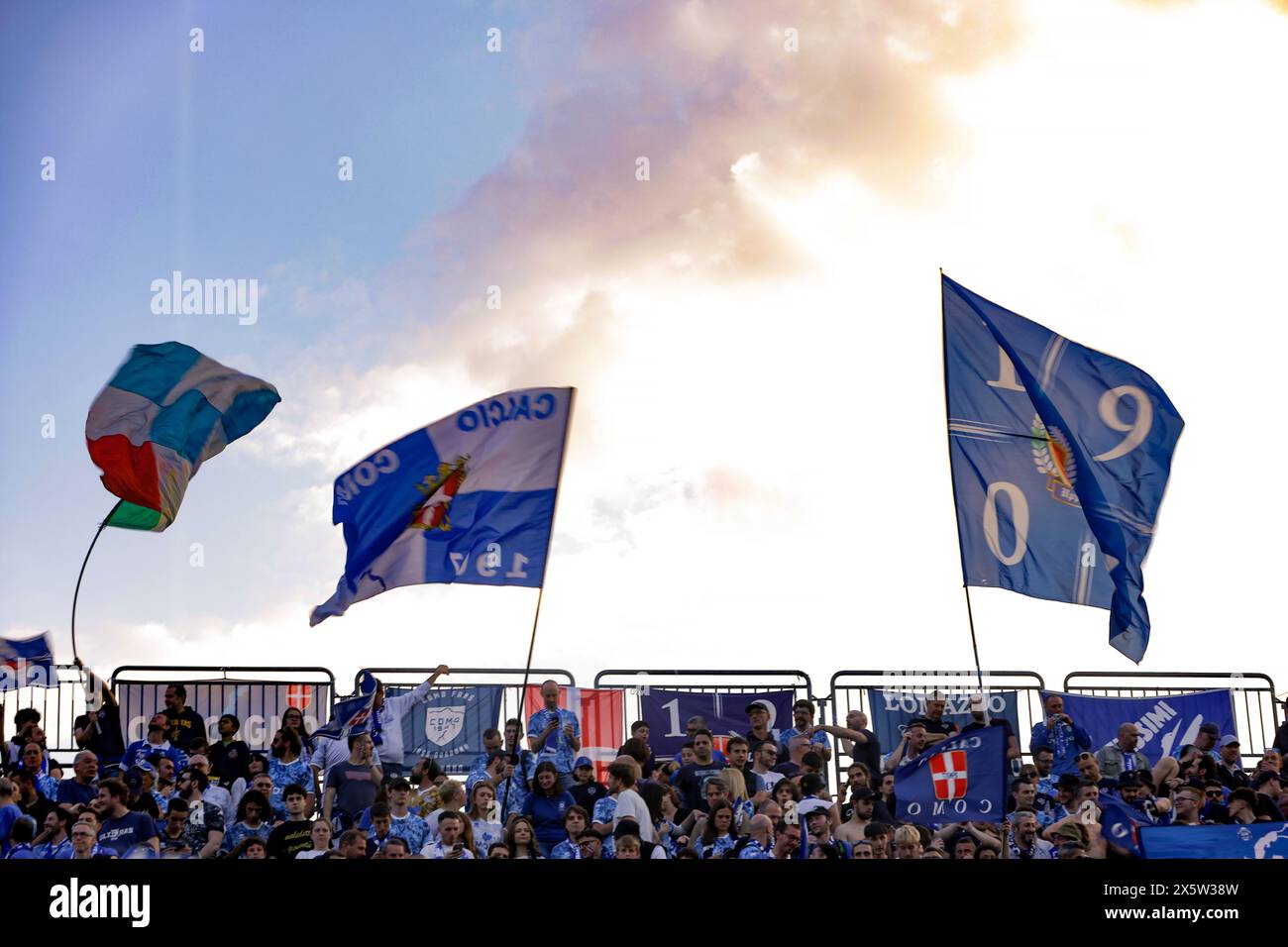 Curva b hi-res stock photography and images - Alamy