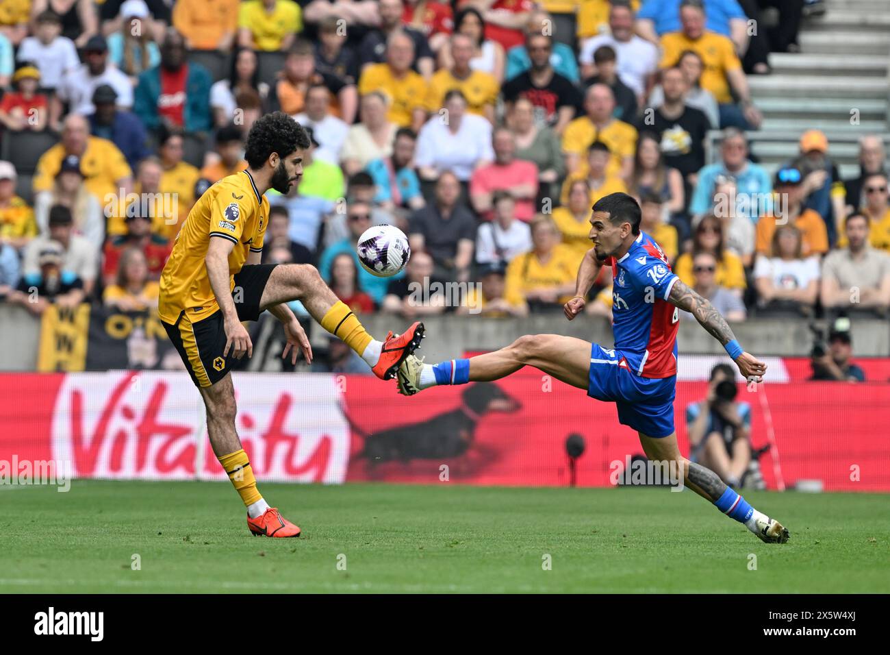 Daniel muñoz crystal palace hi-res stock photography and images - Alamy