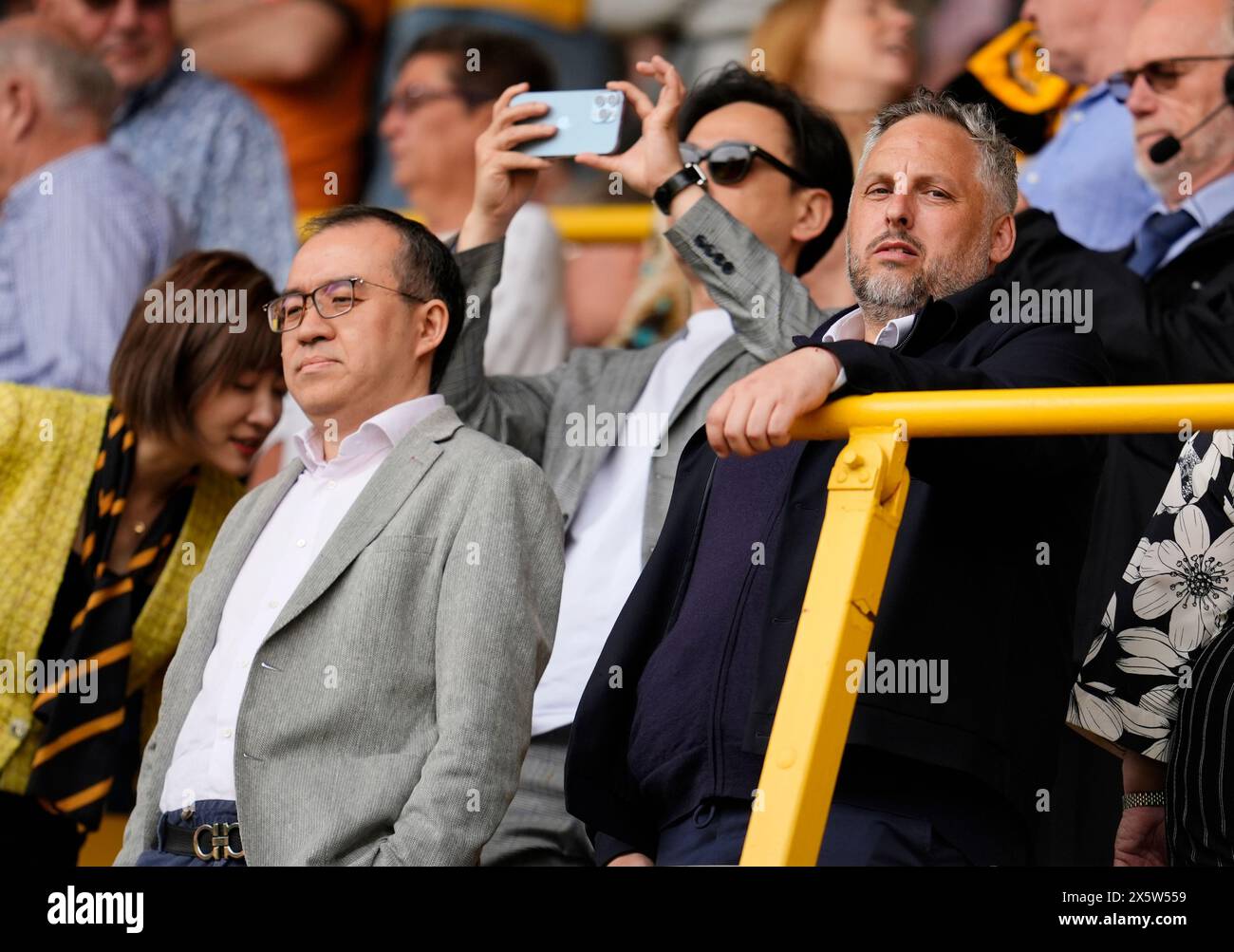 Wolverhampton Wanderers Executive chairman Jeff Shi (left) and Sporting ...