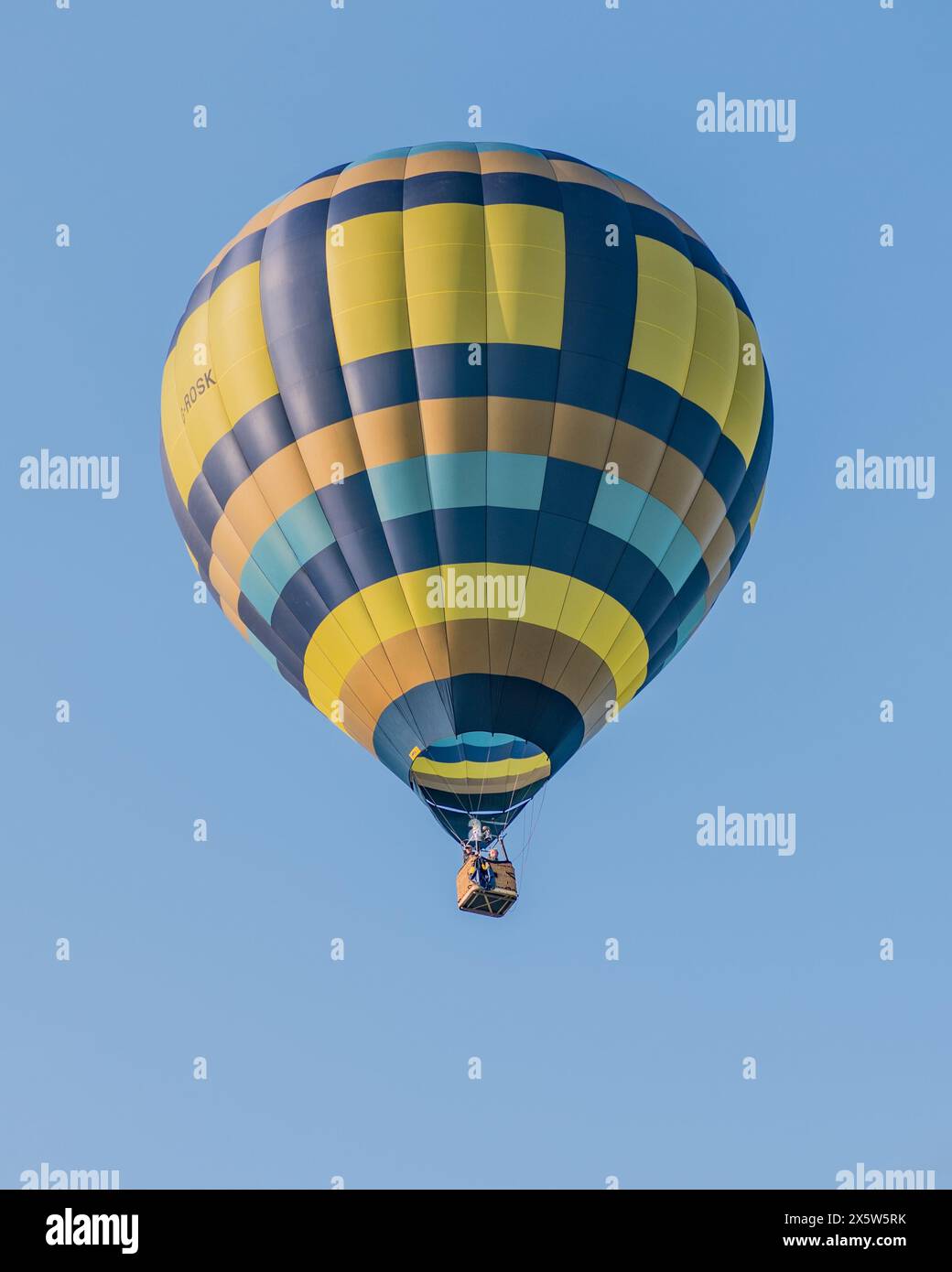 Hot Air balloon passing over Long Preston 11th May 2024.Yorkshire Dales ...
