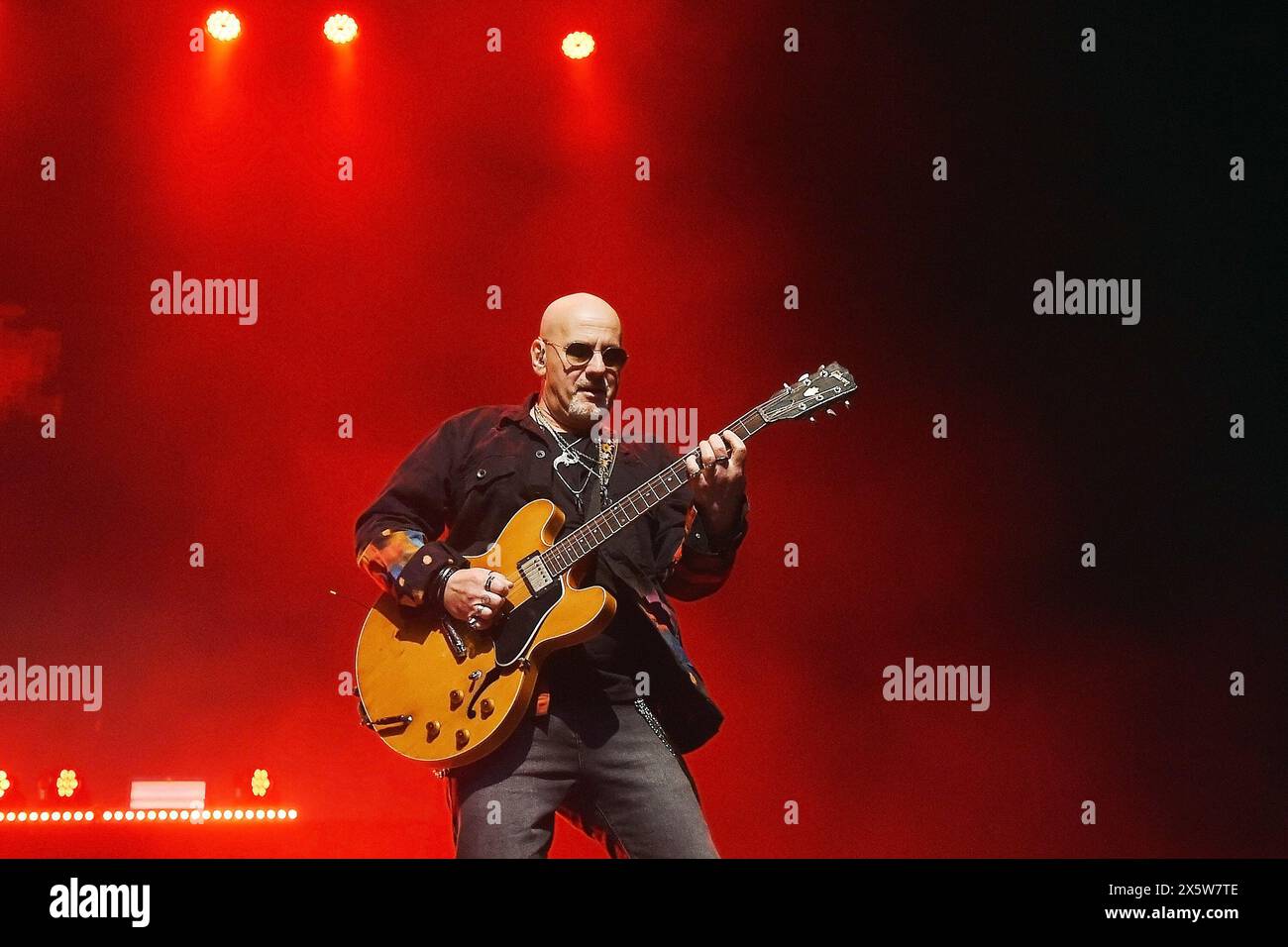 Rio de Janeiro, May 10, 2024. Guitarist Carlos Coelho of the rock band ...
