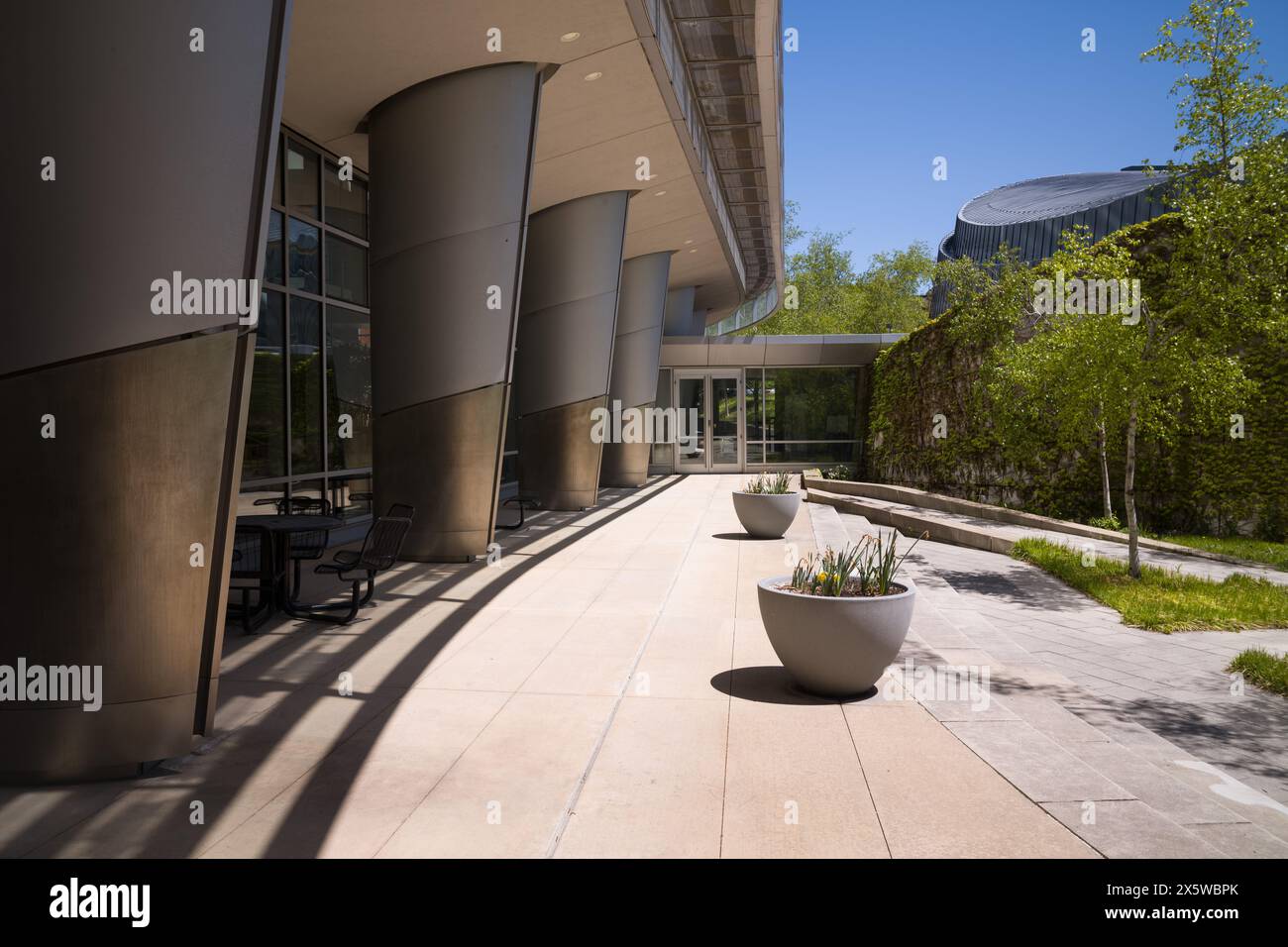 The Biomedical Research Building at the University of Michigan, Ann ...