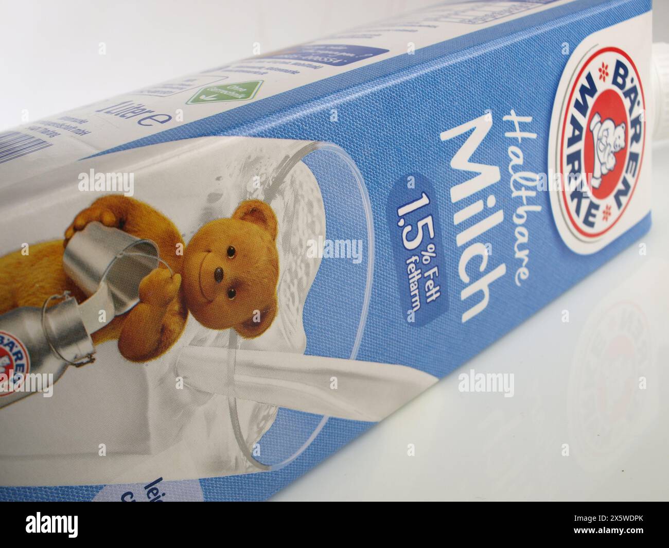 Milk logo hi-res stock photography and images - Alamy
