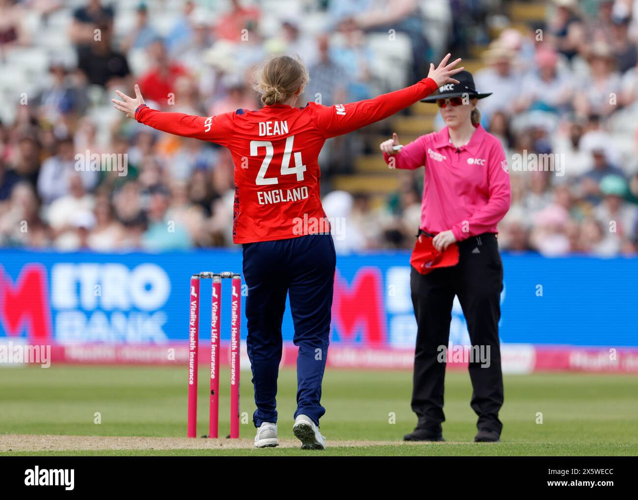 England's Charlie Dean celebrates taking the wicket of Pakistan's ...
