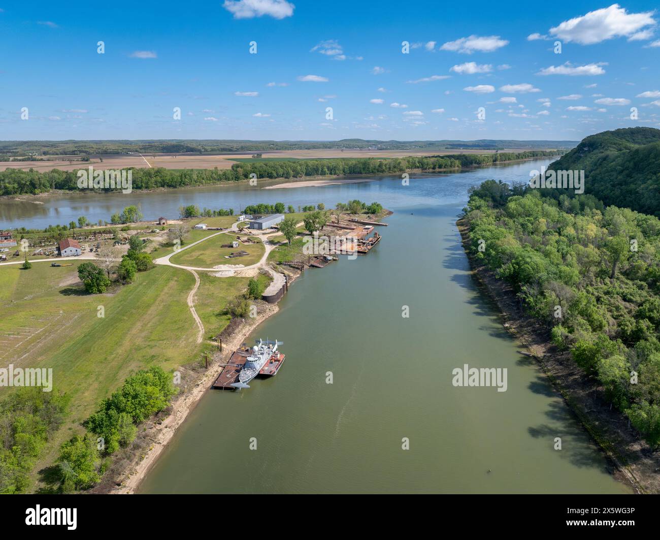 Gasconade River at confluence with the Missouri River, springtime ...