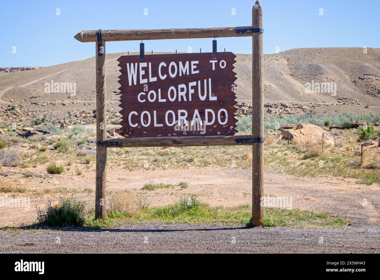 Welcome to colorful Colorado sign on roadside off Highway 160 in ...