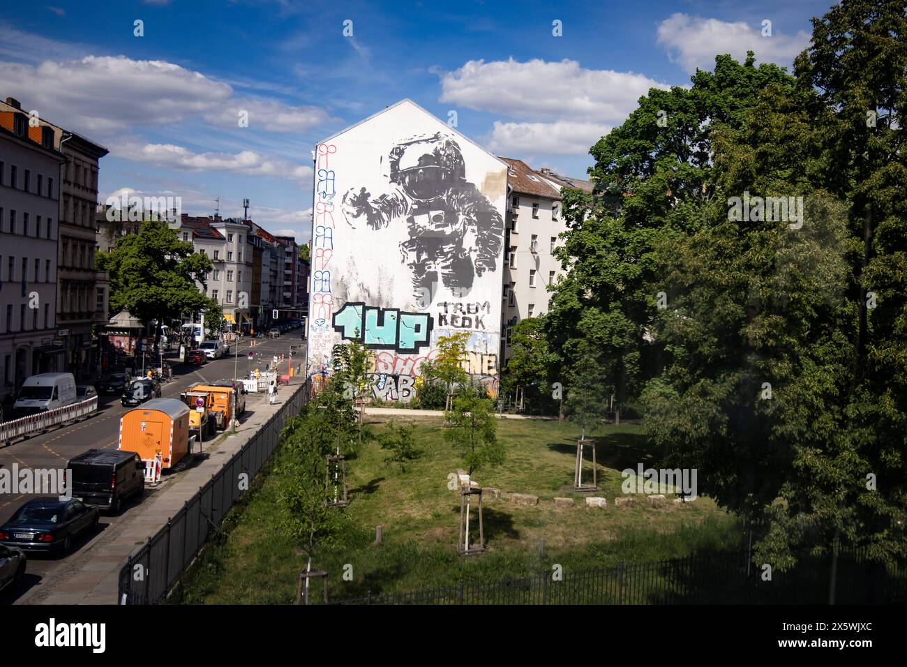 Die Graffiti Astronaut Cosmonaut vom französischen Streetart-Künstlers ...