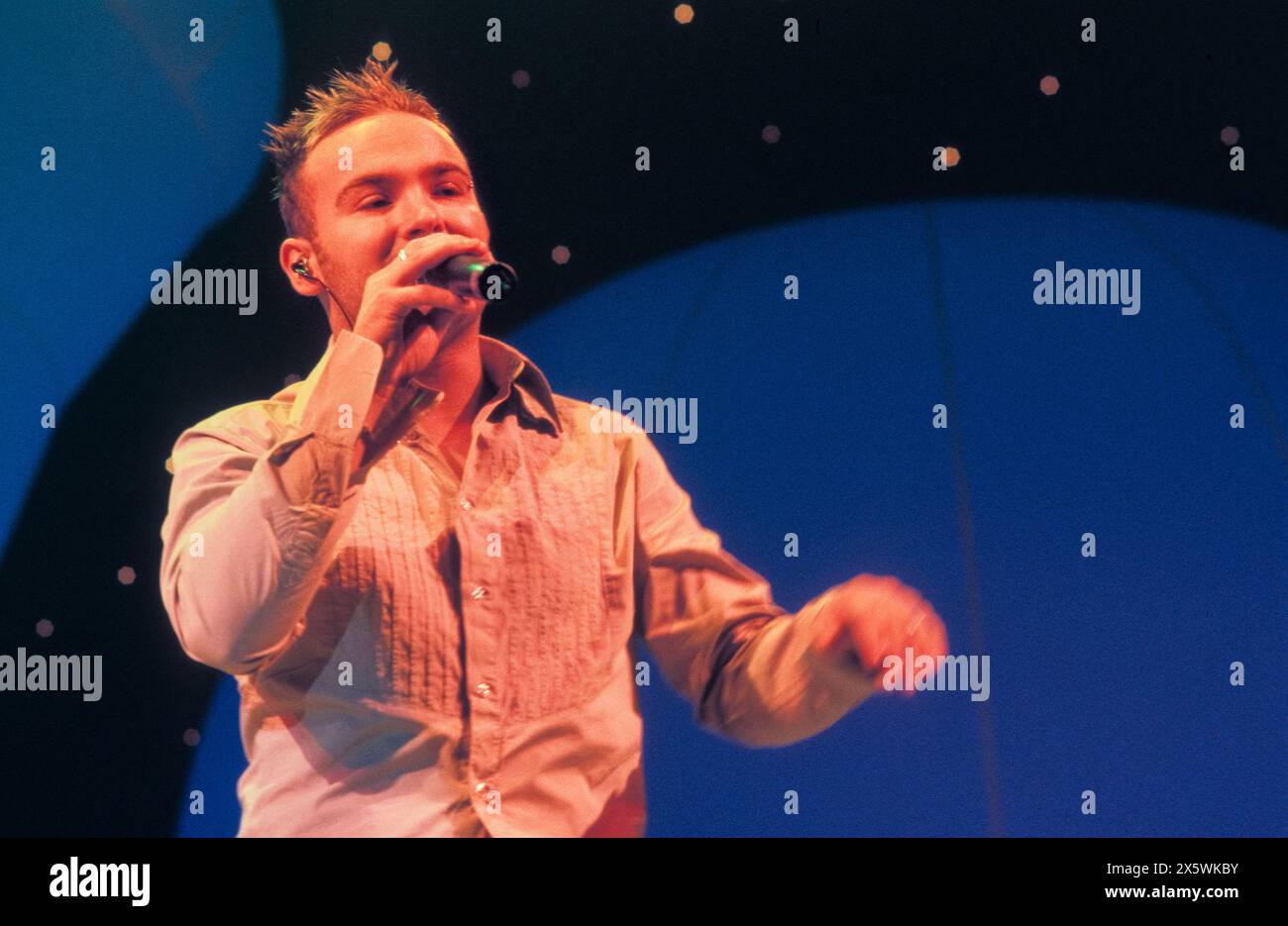 KEVIN SIMMS, LIBERTY X, CONCERT, 2001: Kevin Simms of Liberty X ...