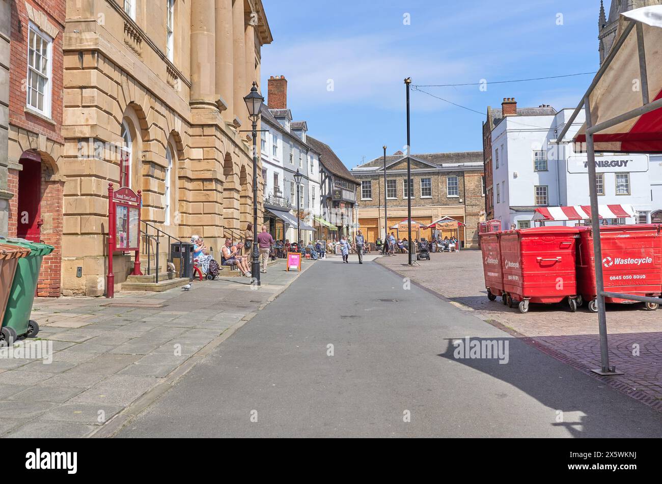 Market square in Newark on Trent, Nottinghamshire, UK Stock Photo - Alamy