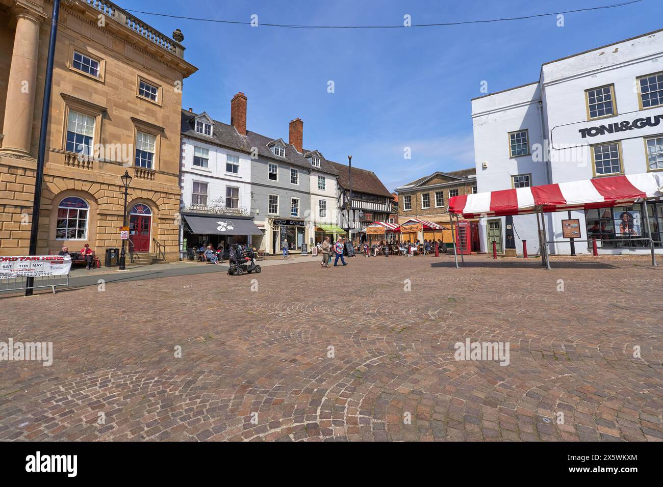 Market square in Newark on Trent, Nottinghamshire, UK Stock Photo - Alamy