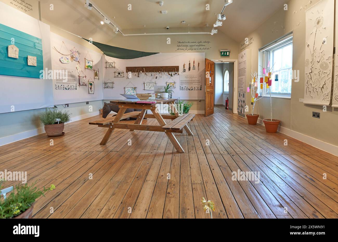 Museum display classroom hi-res stock photography and images - Alamy