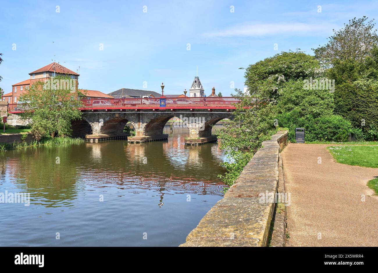 Old river bridge in Newark on Trent, UK Stock Photo - Alamy