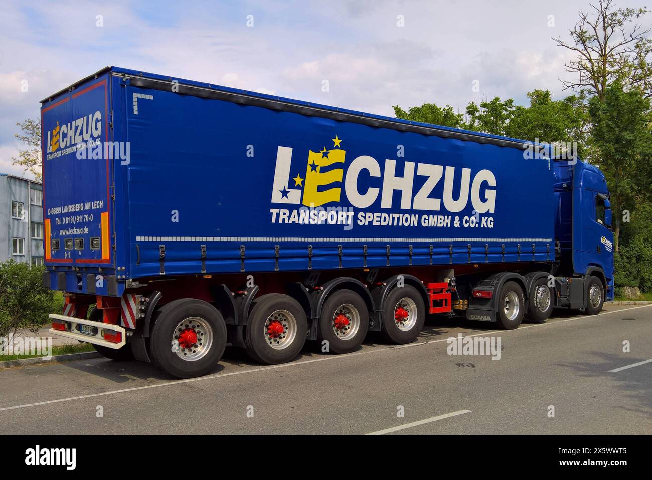 Sattelzug Mit 7 Achsen Von Der Lechzug Transport Spedition Aus sattelzug-mit-7-achsen-von-der-lechzug-transport-spedition-aus