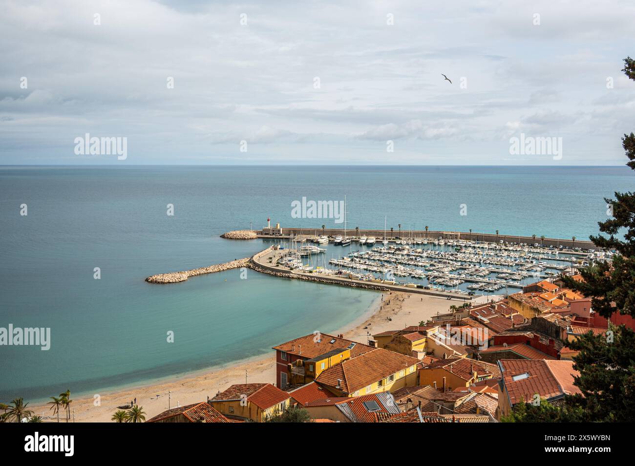 Harbor of menton hi-res stock photography and images - Alamy