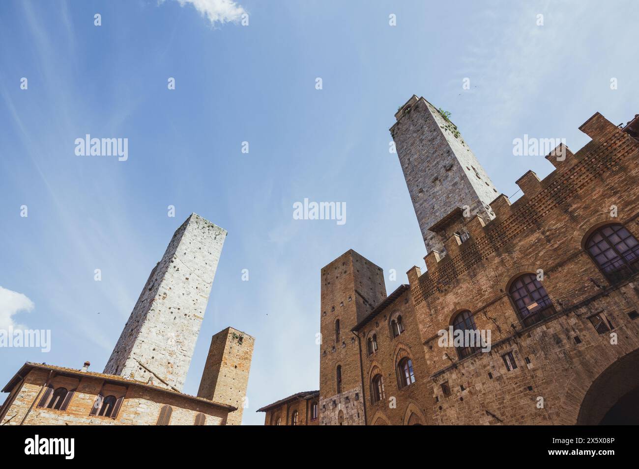 A beautiful view of the famous towers of San Gimignano in Tuscany ...