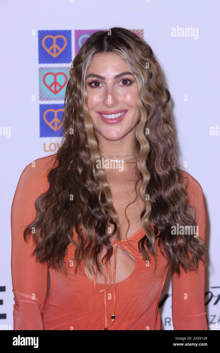 Los Angeles, USA. 11th May, 2024. Emma Slater attends teh 2024 Race To ...