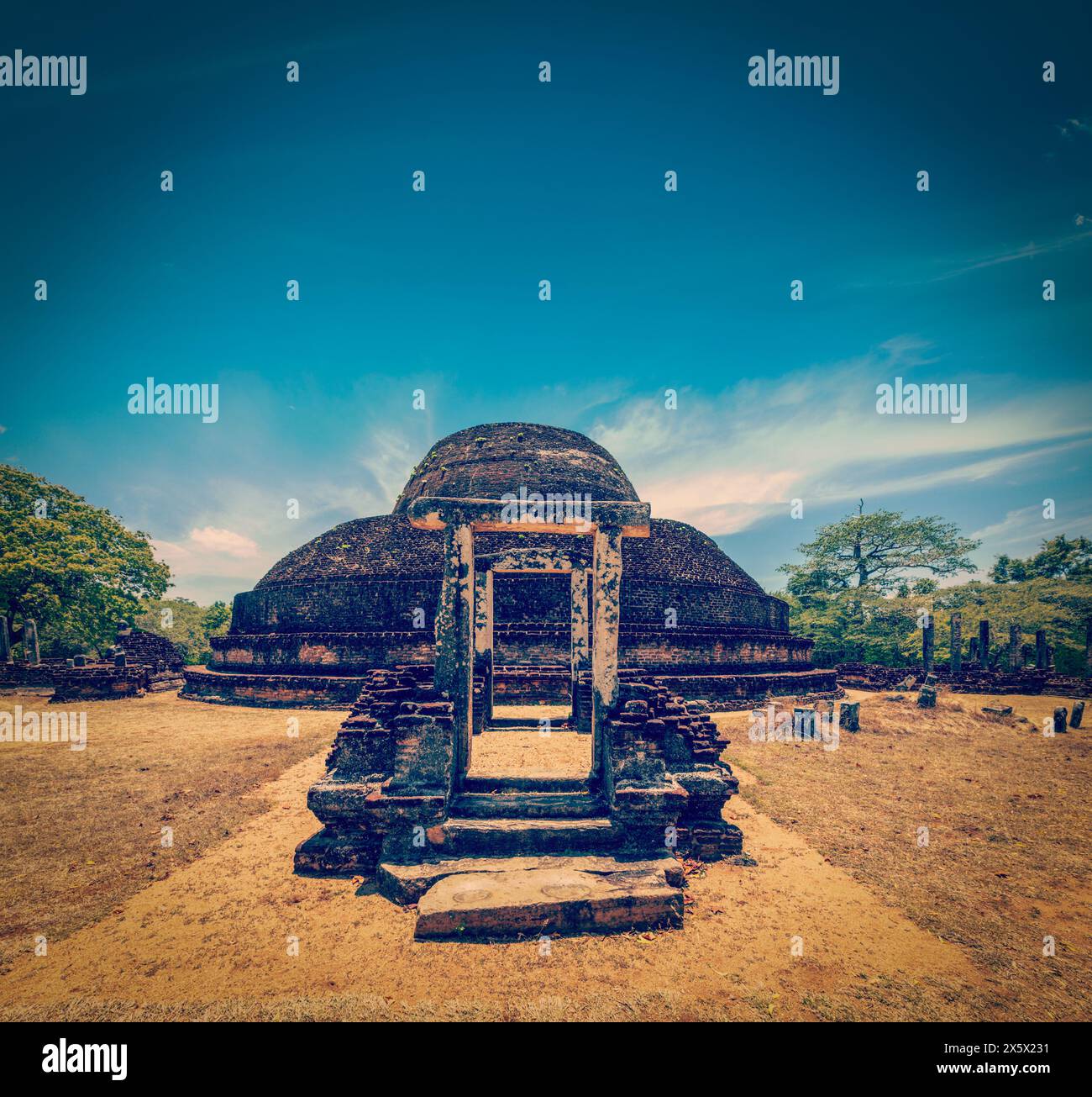 Ancient Buddhist dagoba stupe Pabula Vihara. Sri Lanka Stock Photo - Alamy