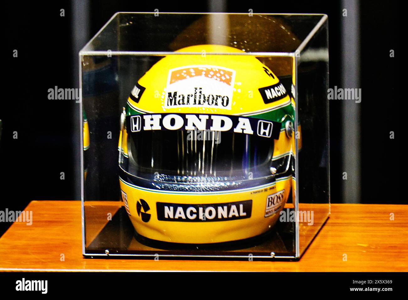 Senna helmet hi-res stock photography and images - Alamy