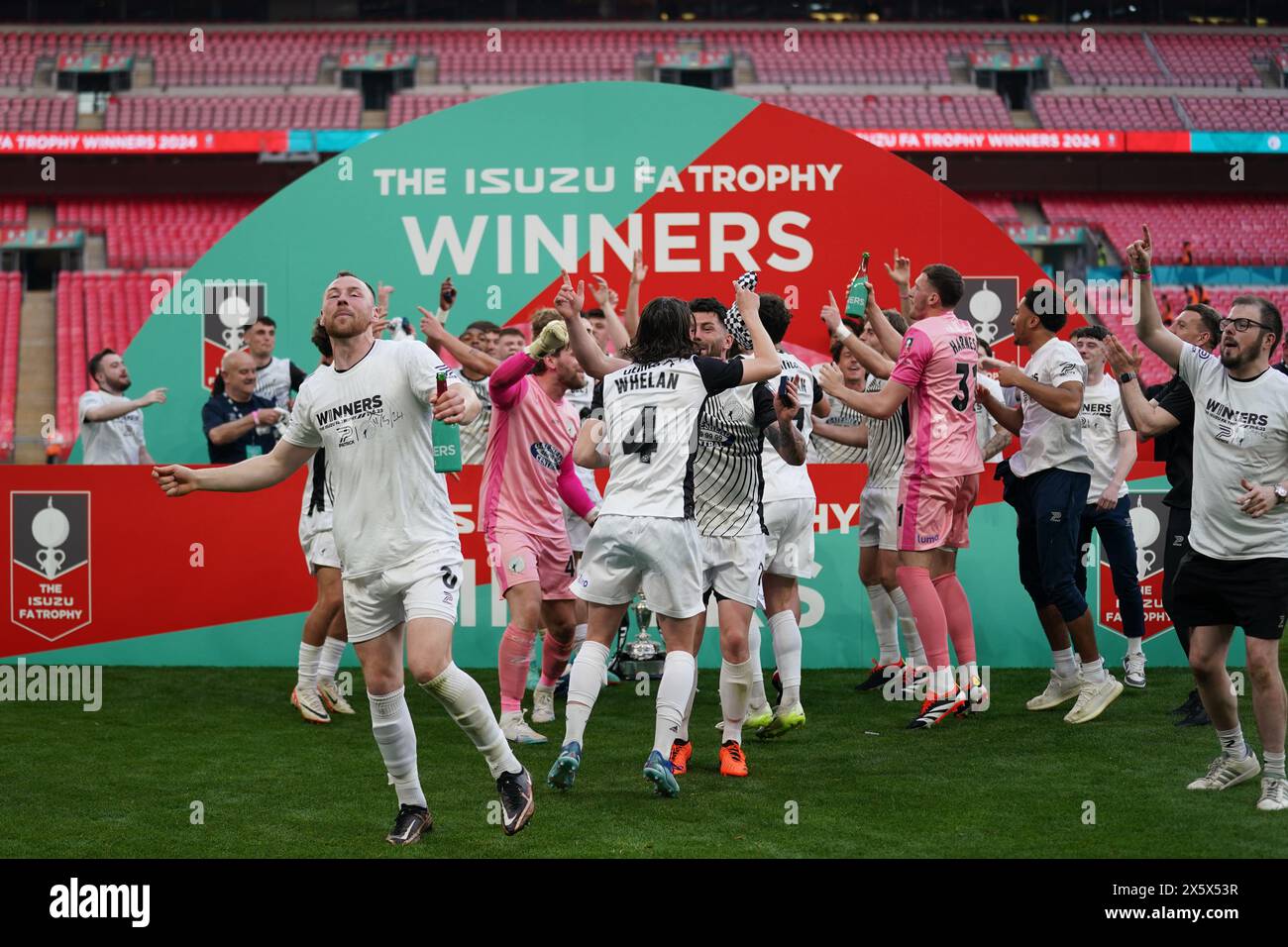 London, UK. 11th May, 2024. The Gateshead players lifting the FA Trophy ...