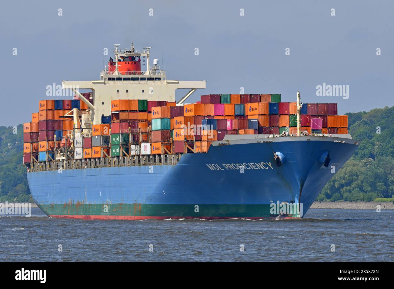 Containership MOL PROFICIENCY Stock Photo - Alamy