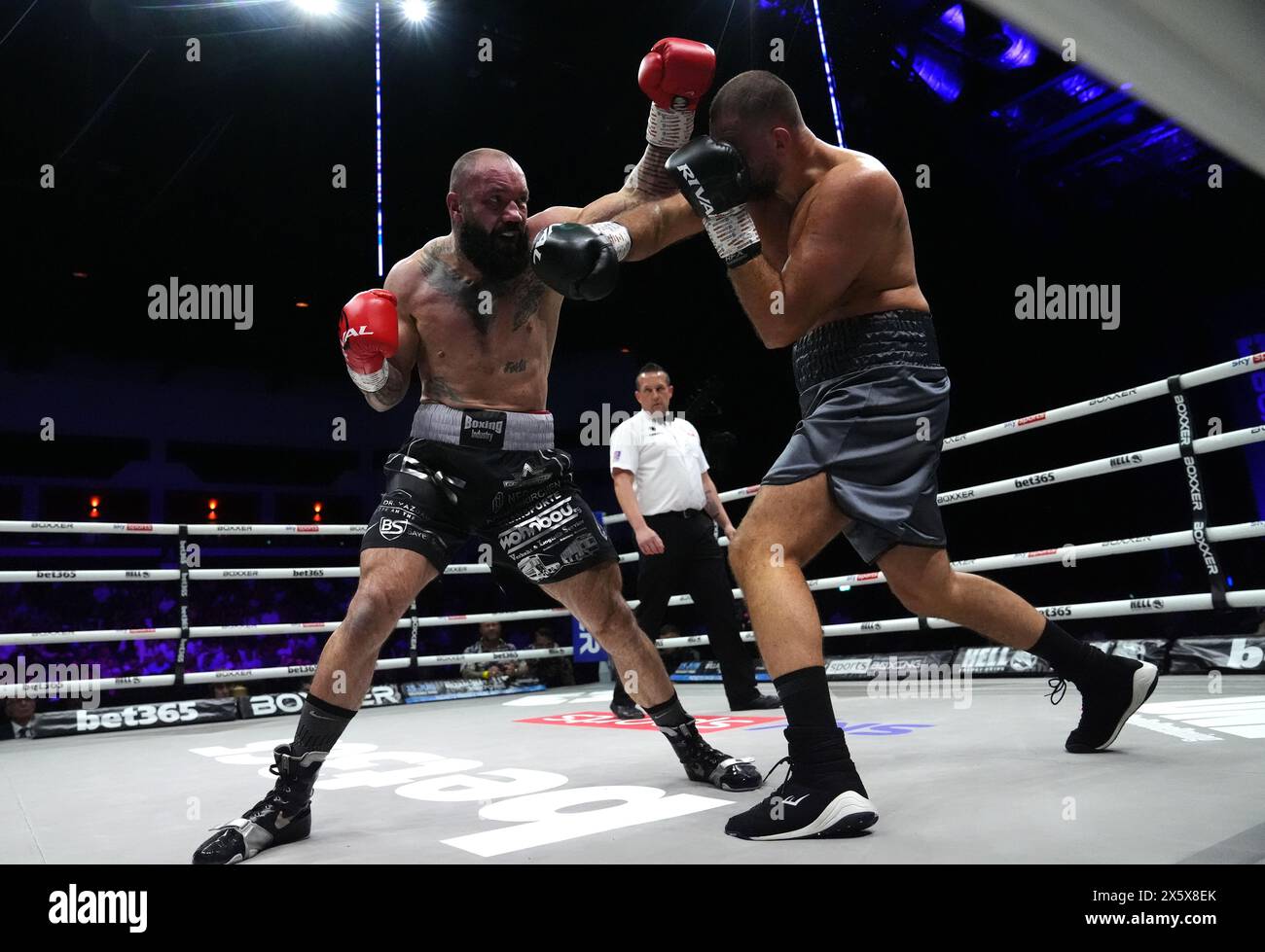 Patrick Korte (left) and Hughie Fury in the heavy weight bout at ...
