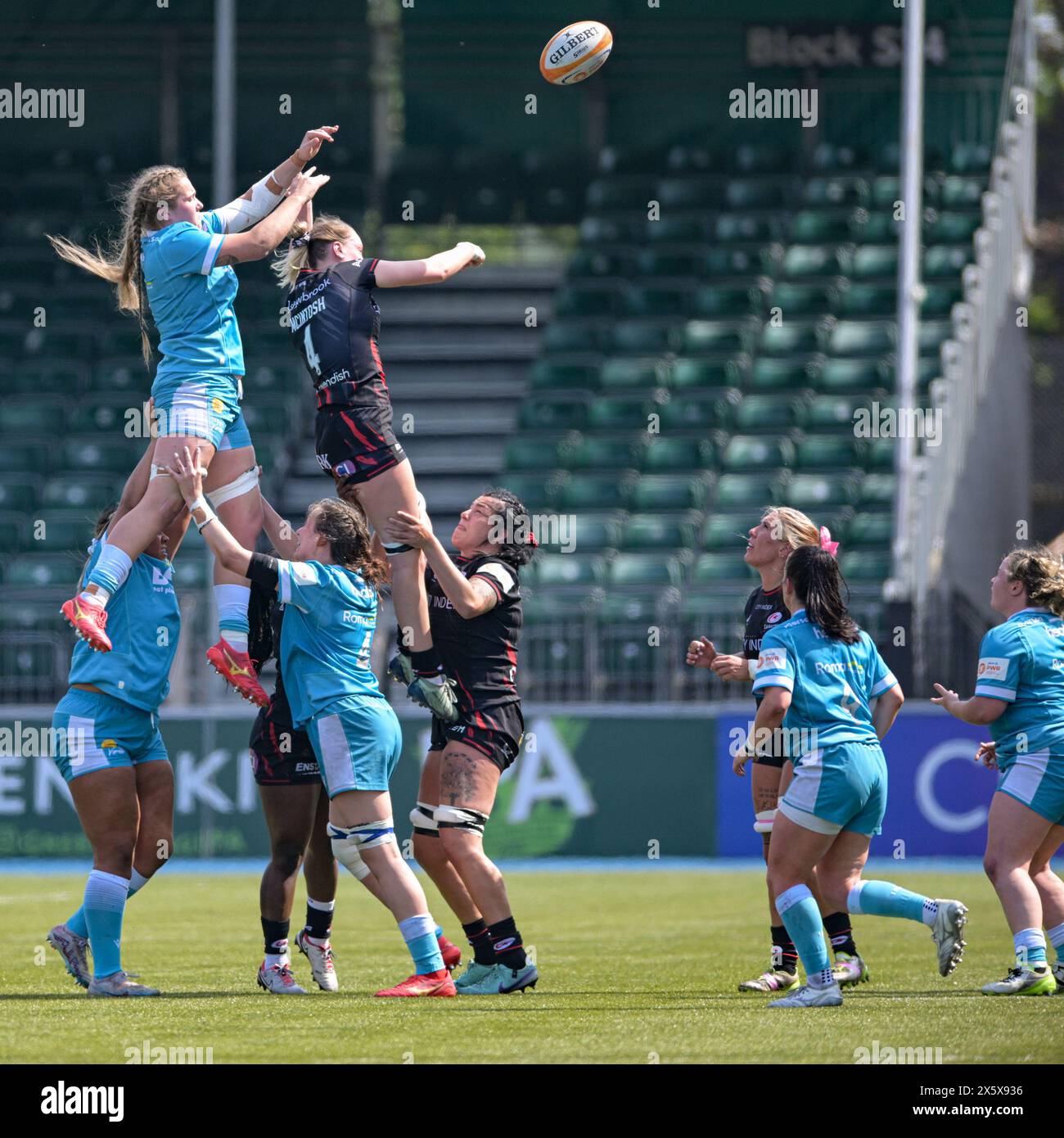London, UK. 11th May, 2024. Fi McIntsoh of Saracens Women rises to the ...