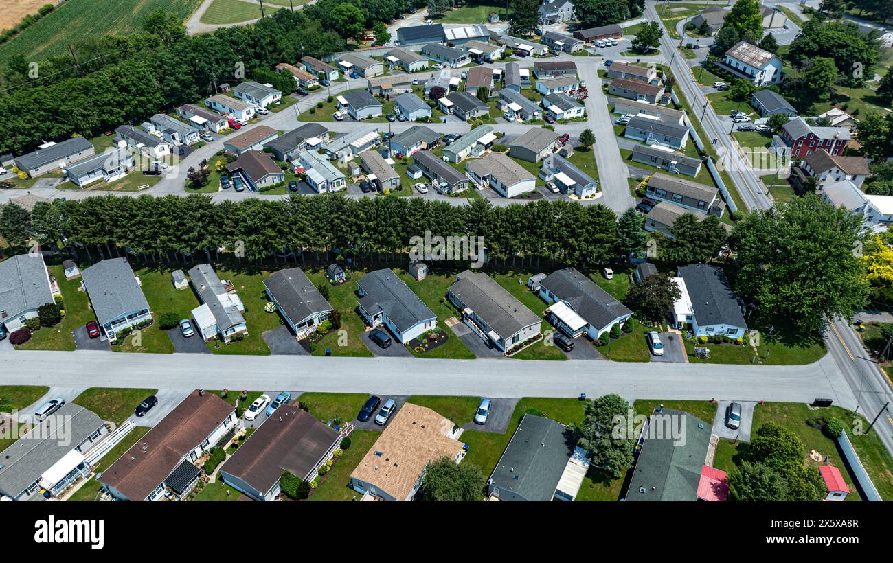 Overhead aerial view of a suburban Mobile, Prefab, Manufactured ...