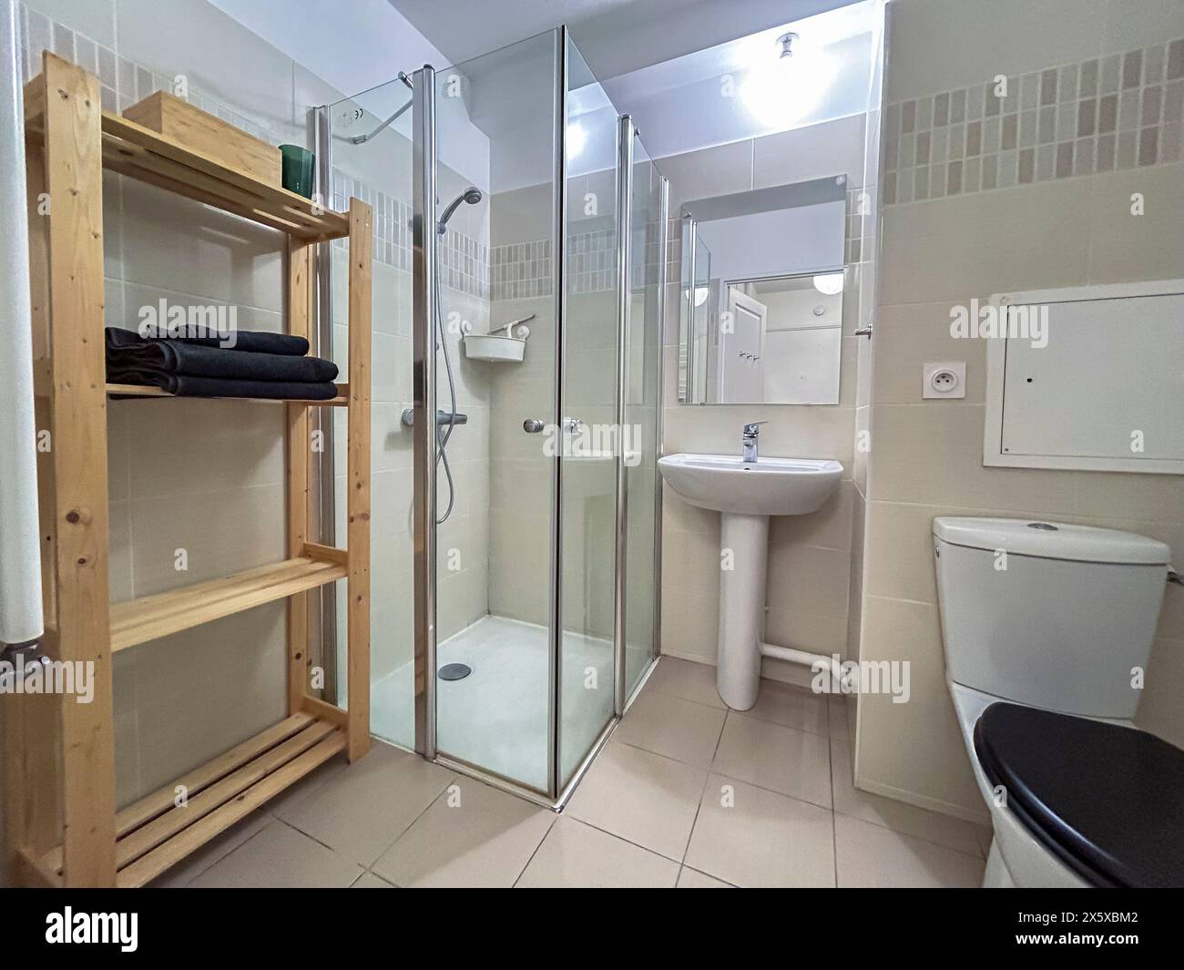 Joinville-le-Pont, France, Wide Angle Views, Studio Apartment interiors ...