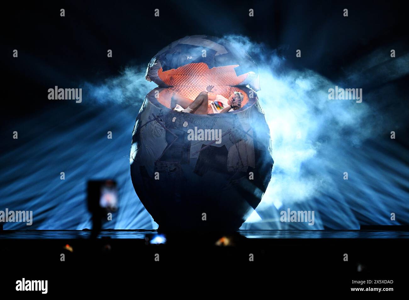 Windows95man representing Finland with the song No Rules! during the ...