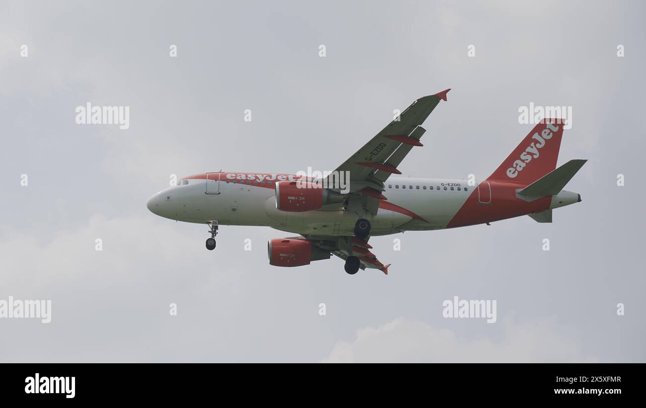 EasyJet Airbus A320 Stock Photo - Alamy
