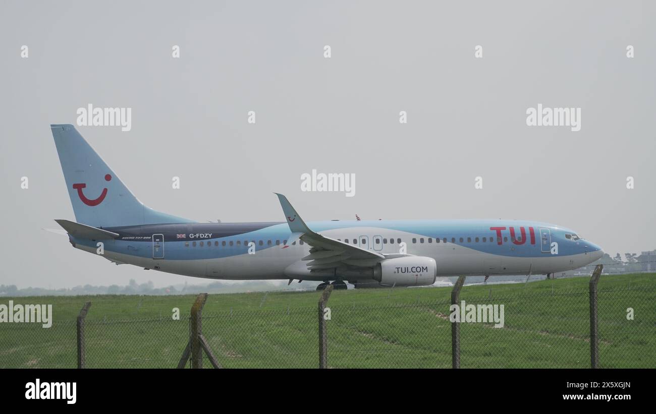 TUI Boeing 737 Stock Photo - Alamy