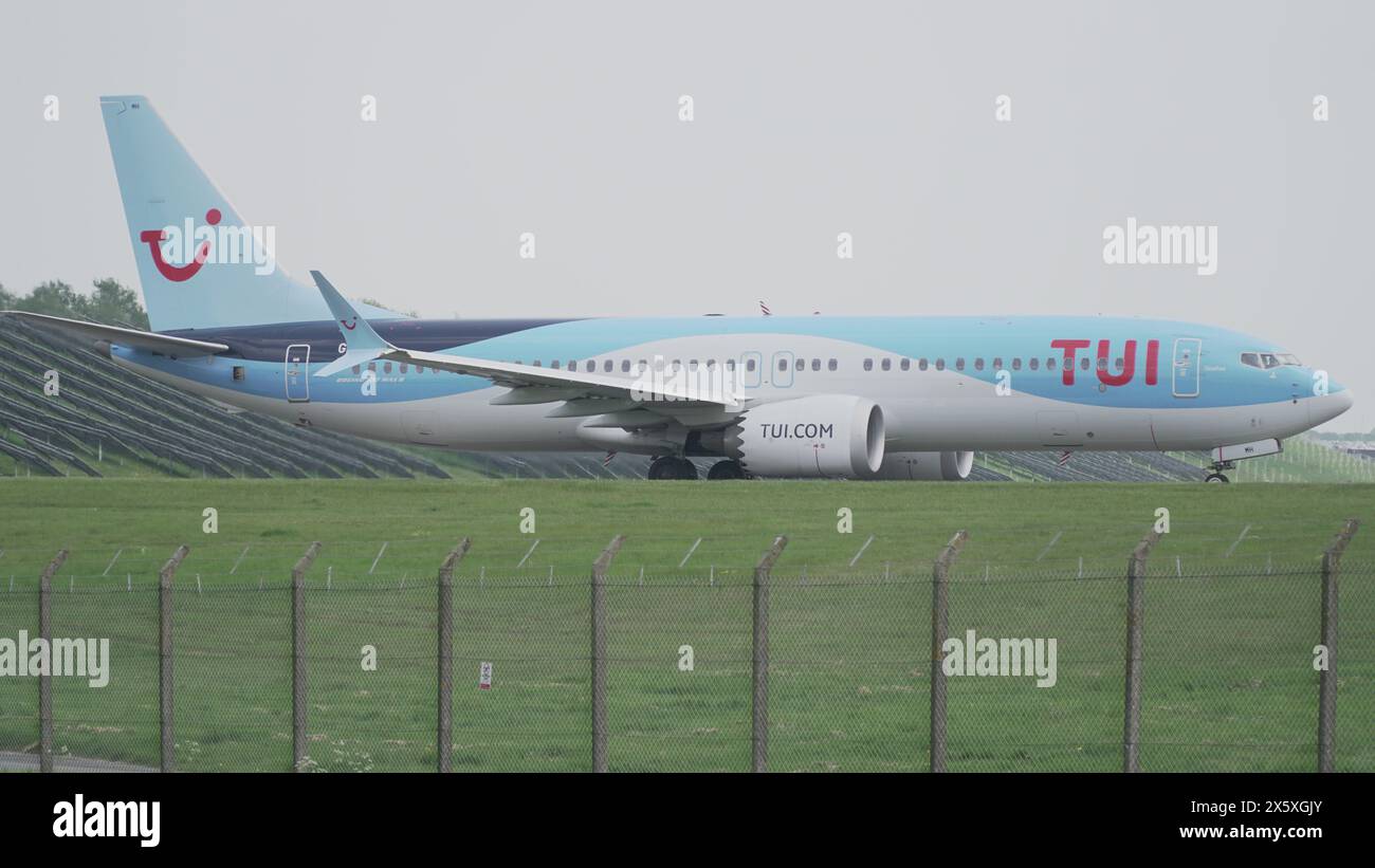 TUI Boeing 737 Stock Photo - Alamy