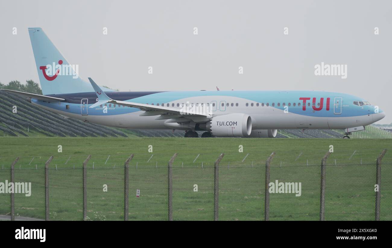 TUI Boeing 737 Stock Photo - Alamy
