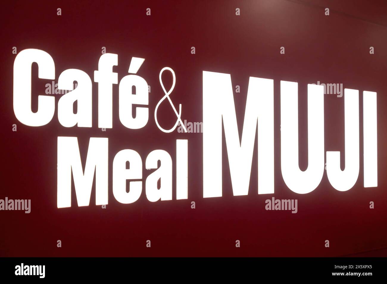 Muji cafe hi-res stock photography and images - Alamy