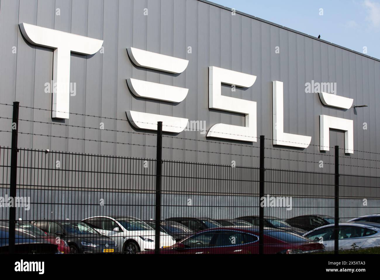 An American automotive and energy company that specialises in electric ...