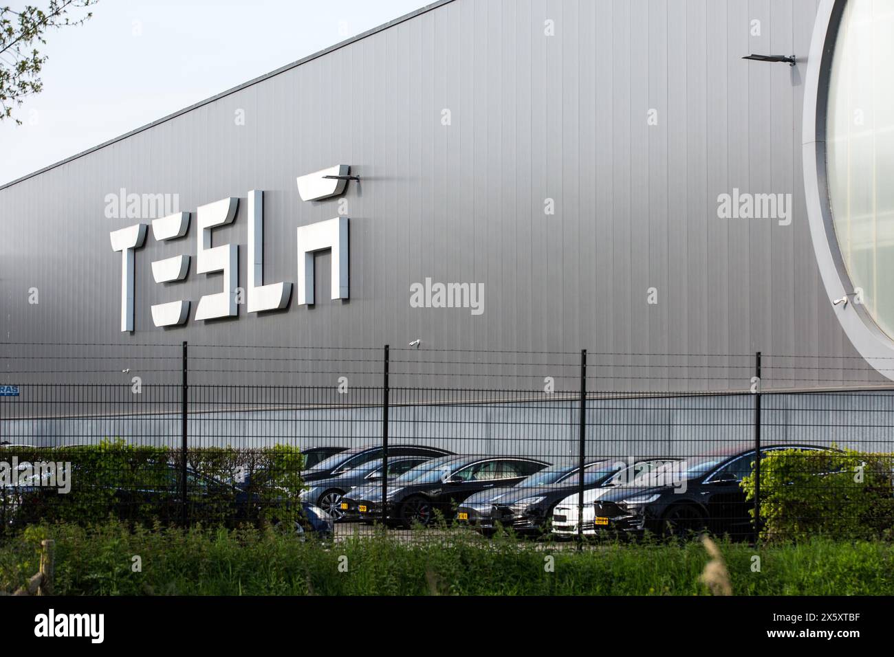 An American automotive and energy company that specialises in electric ...