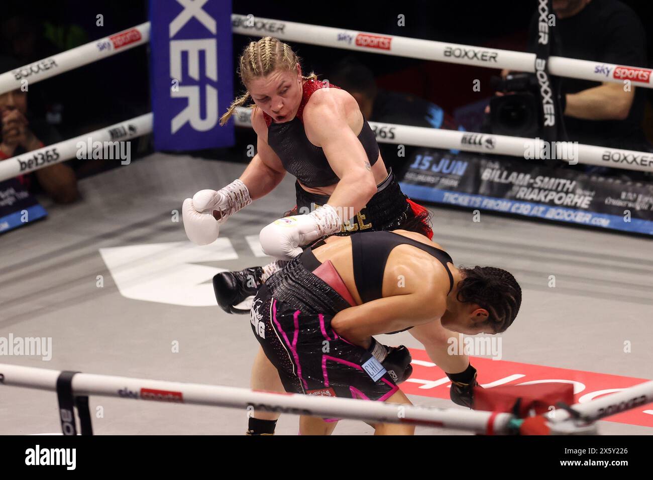 Cardiff, UK. 11th May, 2024. Jessica McCaskill vs Lauren Price at the Utilita Arena in Cardiff ...