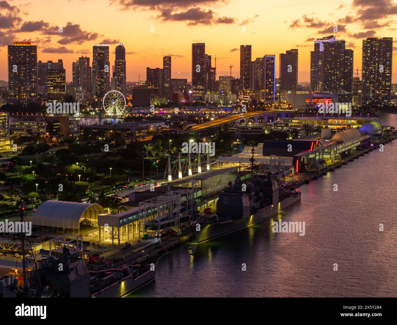Beautiful sky over Downtown Miami Stock Photo - Alamy