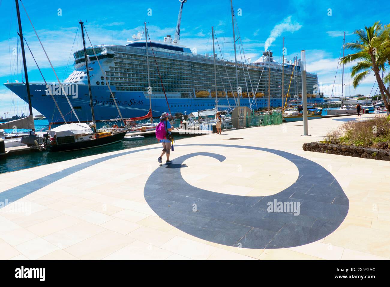 Cruise liner moored at Papeete, Island of Tahiti, French Polynesia ...