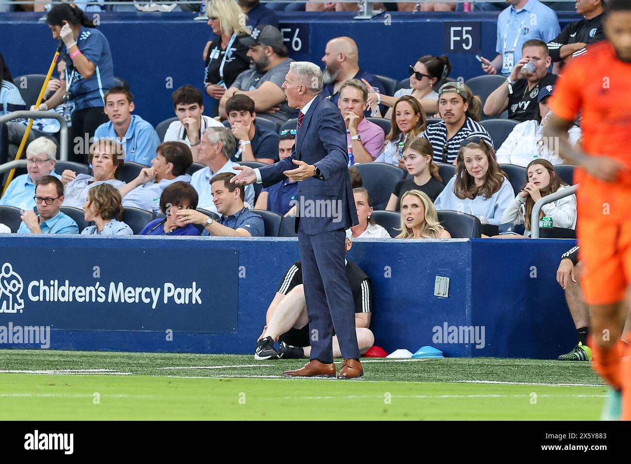 Kansas City, KS, USA. 11th Apr, 2024. Sporting Kansas City head coach ...