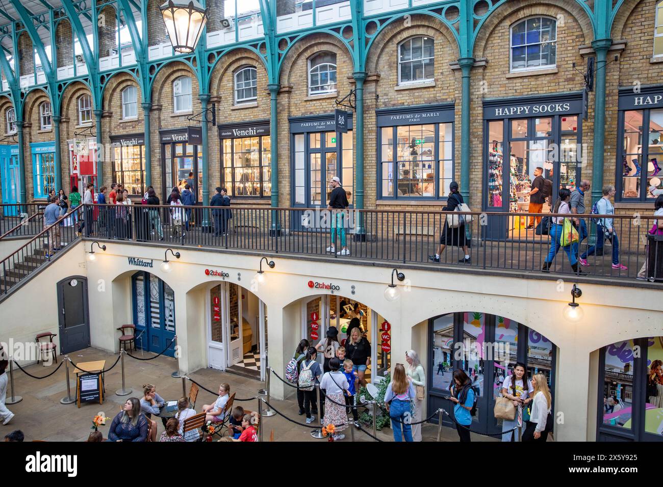 Covent Garden market and piazza area, famous London markets in the ...