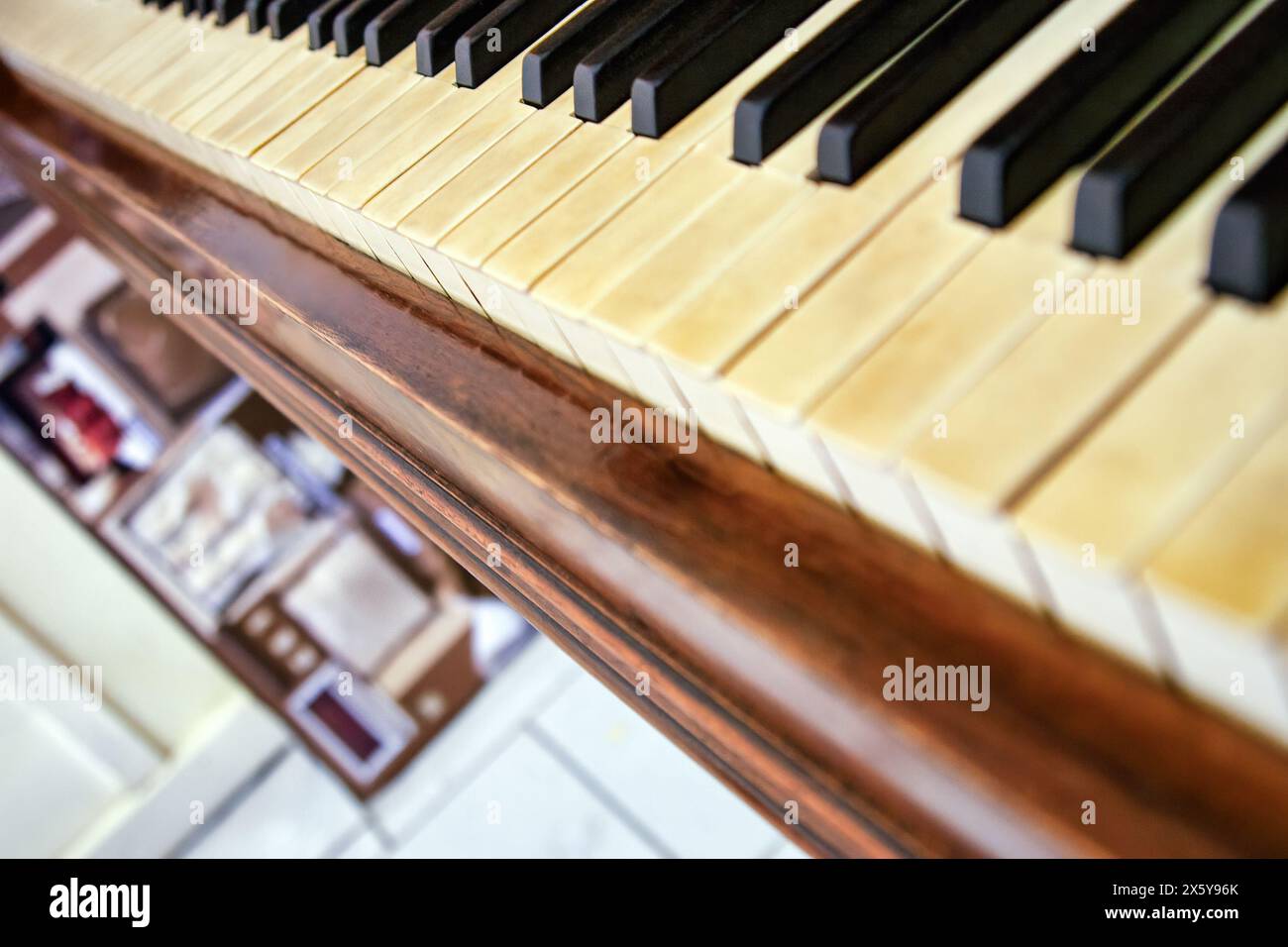 old piano keyboard view from the top, dutch angle Stock Photo - Alamy