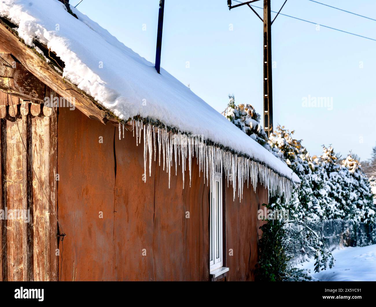 Shiny transparent icicles hanging hi-res stock photography and images ...