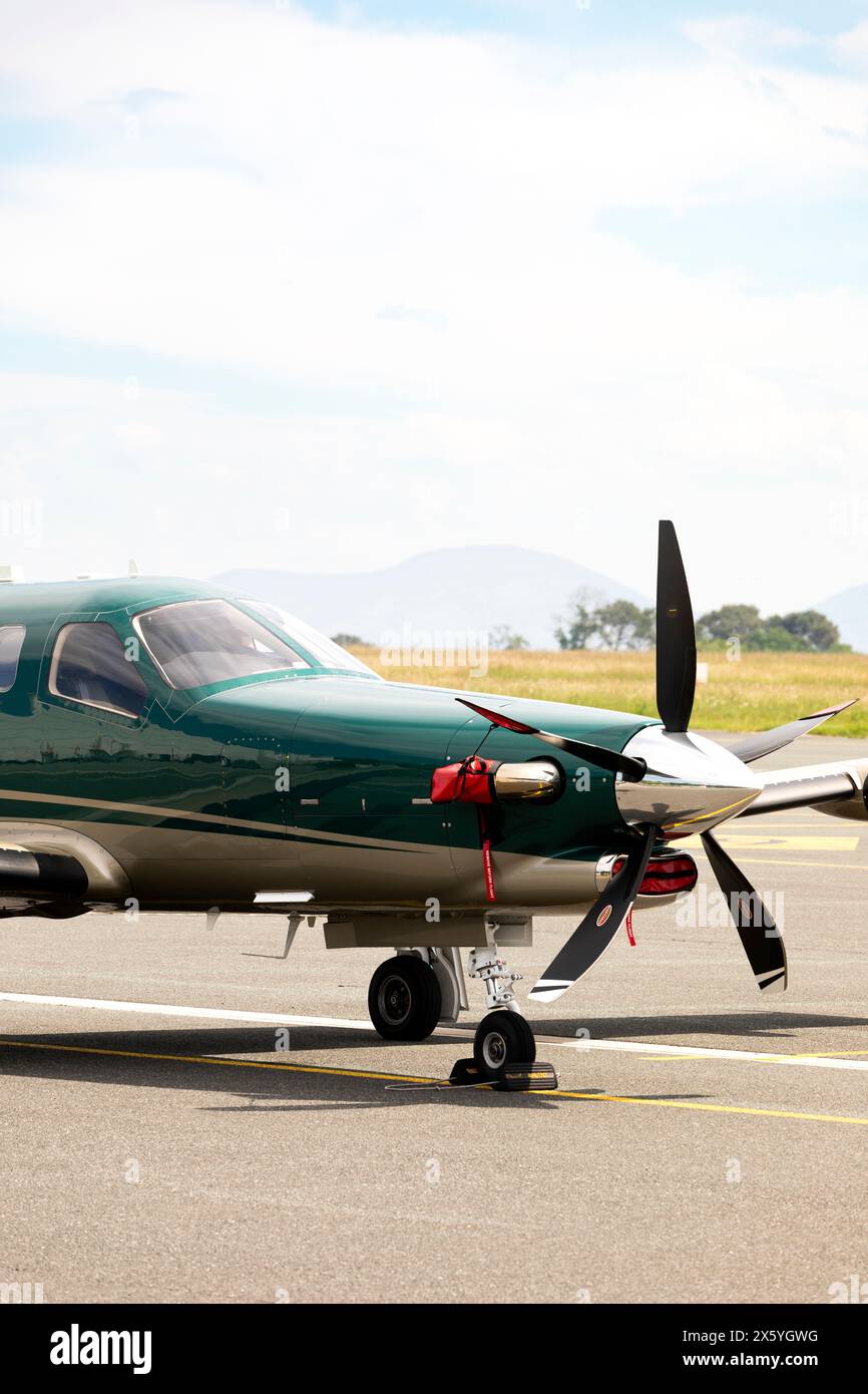 Avión turbo hi-res stock photography and images - Alamy