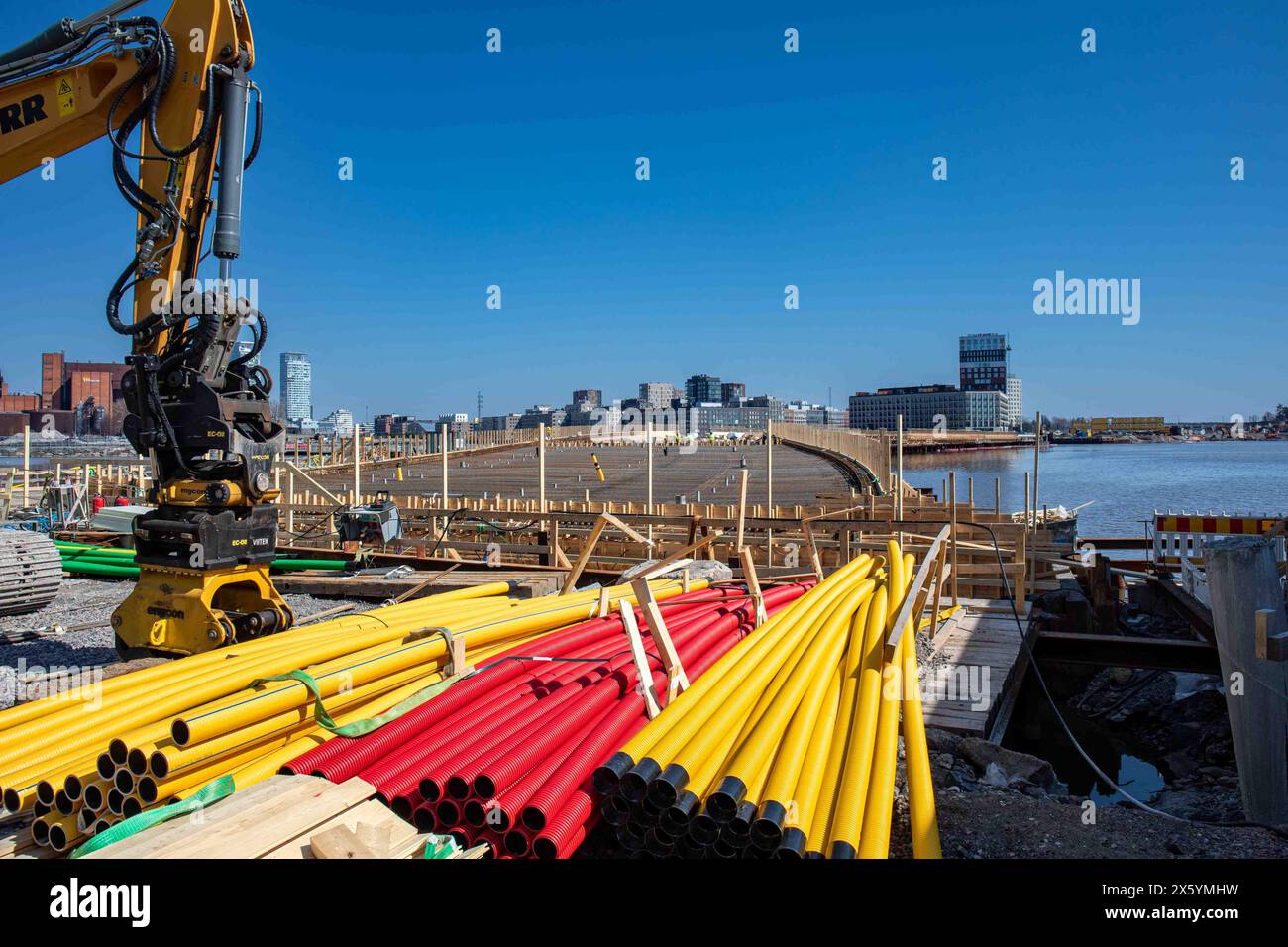 Under construction yellow hi-res stock photography and images - Alamy