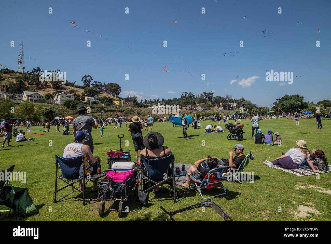Multicultural kite traditions hi-res stock photography and images - Alamy
