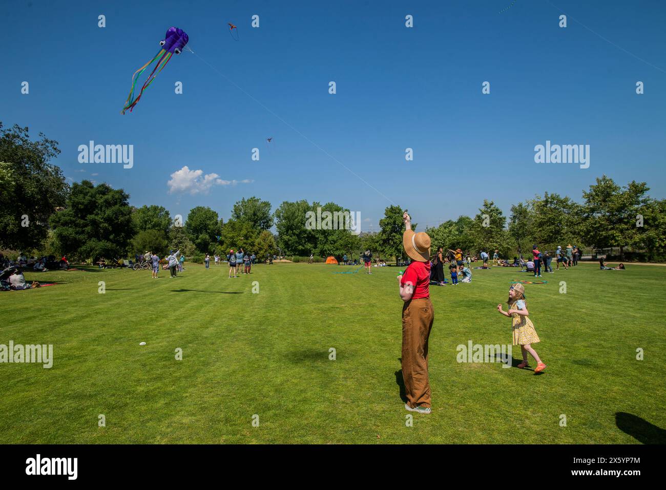 Multicultural kite traditions hi-res stock photography and images - Alamy