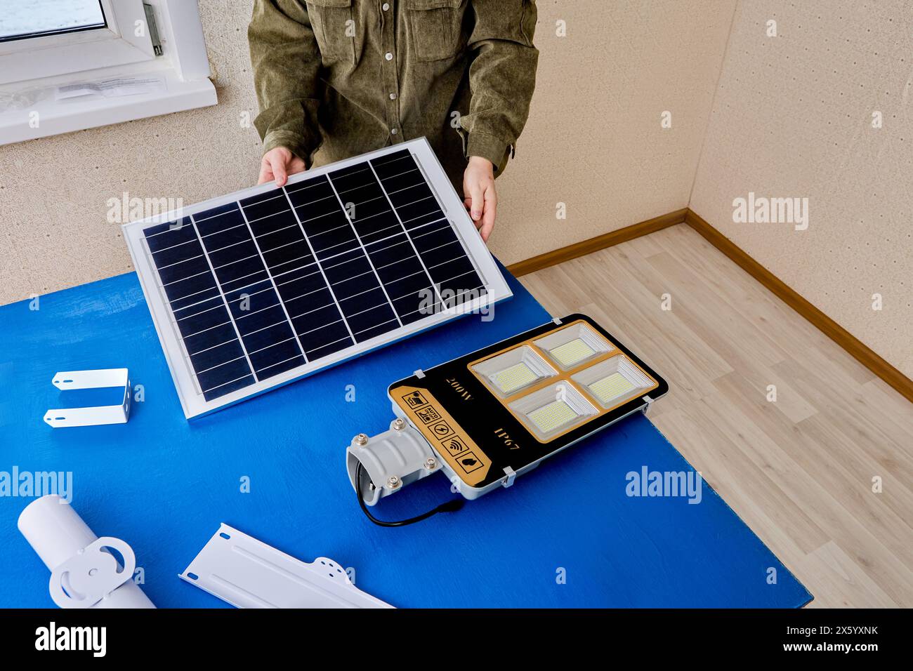 Cordless street lighting mounting set, solar panel, LED light and ...