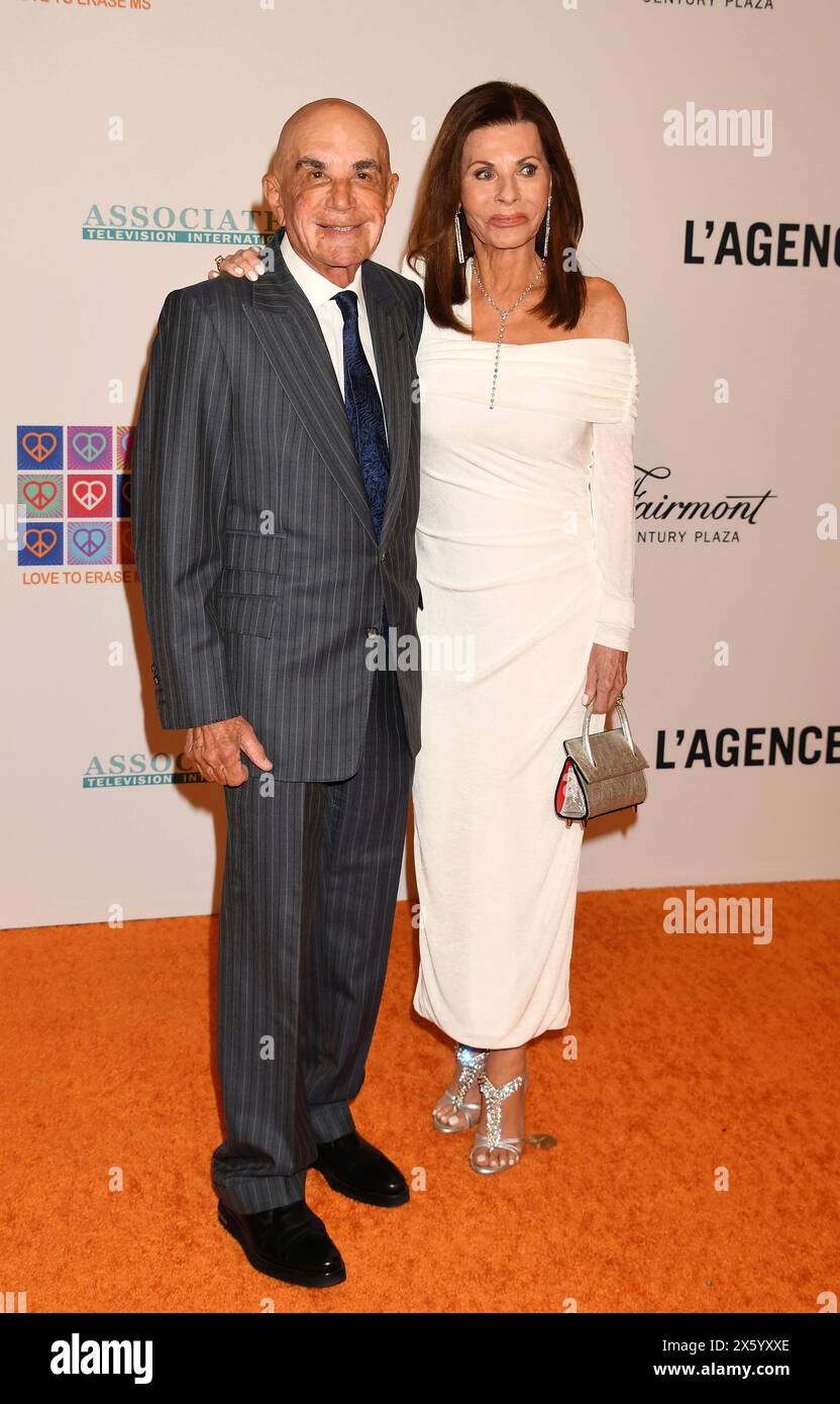 LOS ANGELES, CALIFORNIA - MAY 10: (L-R) Robert Shapiro and Linell ...