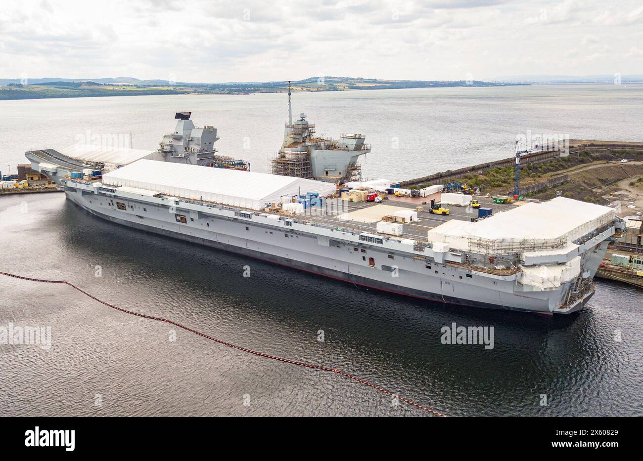 Royal Navy ship : aircraft carrier HMS Prince of Wales (R09) under ...